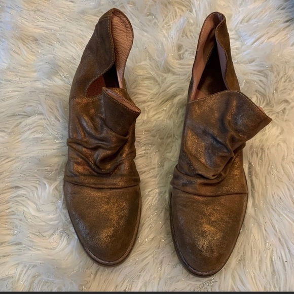 Sundance | Shoes | Sundance Tiffany Bronze Metallic Leather Helled ...